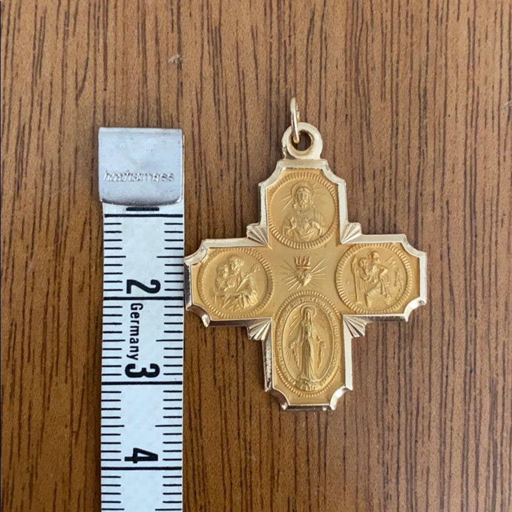 14k Yellow Gold Christian Cross Pendant - Gem